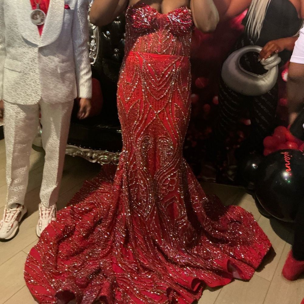 Elegant Red Beaded Strapless Prom Dress - Gem